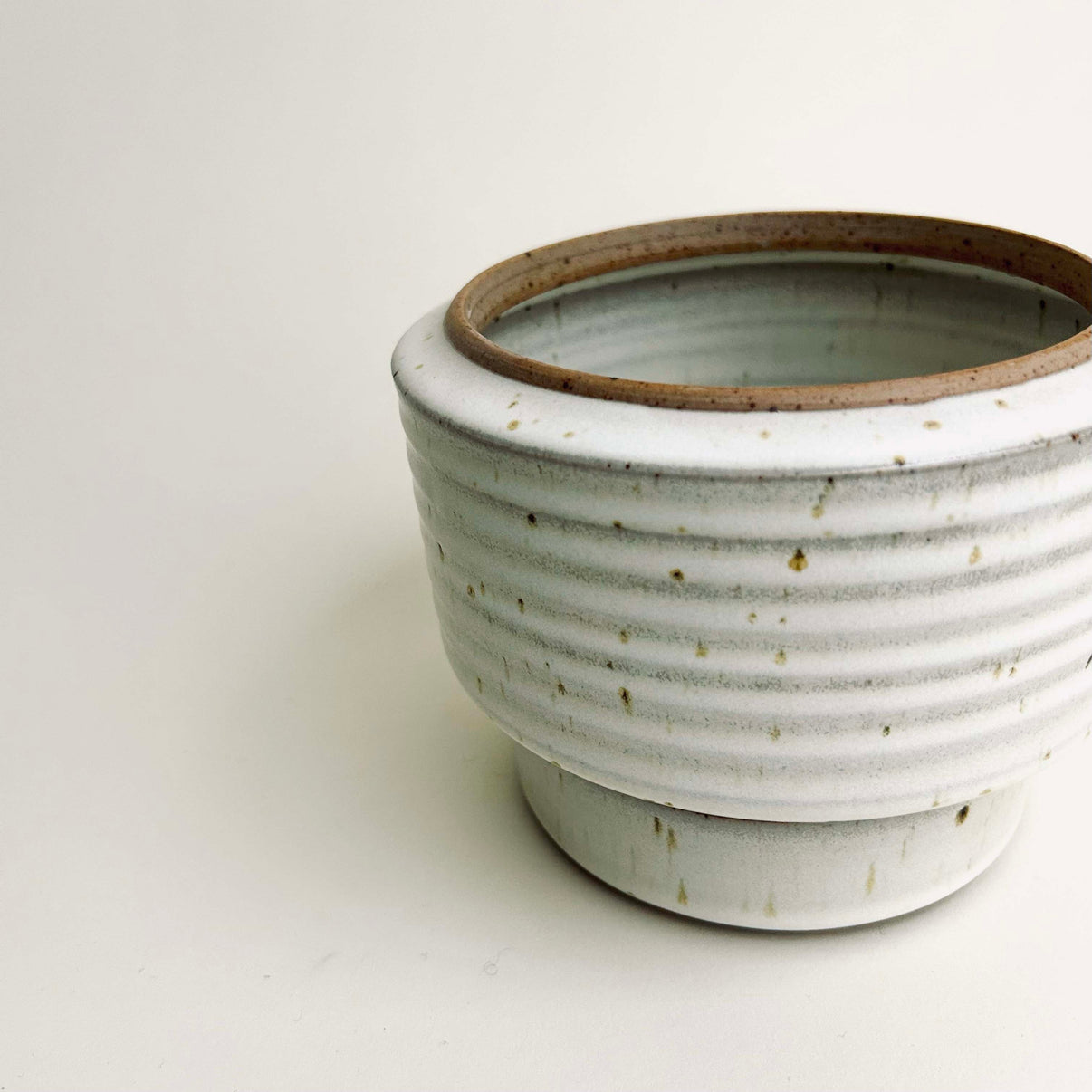 Corrugated Textured Planter w/ Tray, Buttermilk – Archer Ceramics
